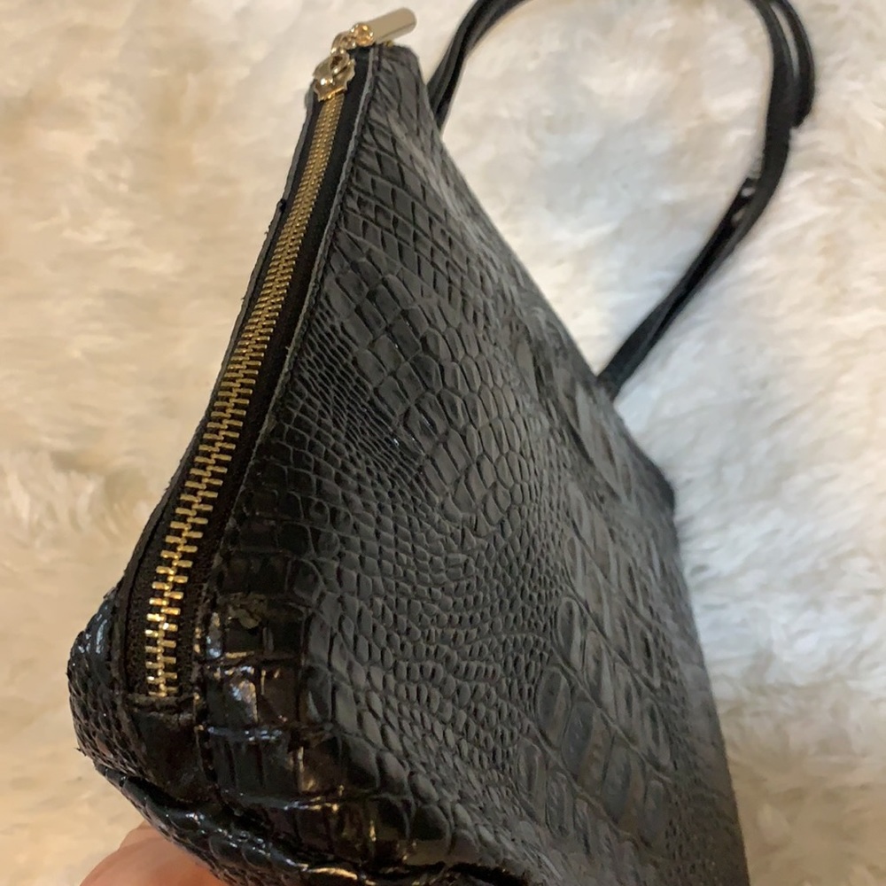 Crocodile Wear Faux Crocodile On Genuine Leather - Gem
